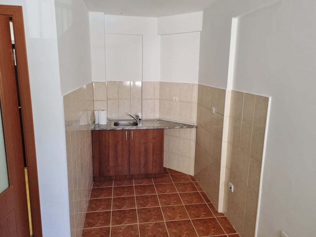 Prodaje se nenamještena garsonjera u Gorici, na prvom spratu (Foto) | Trebinje Live